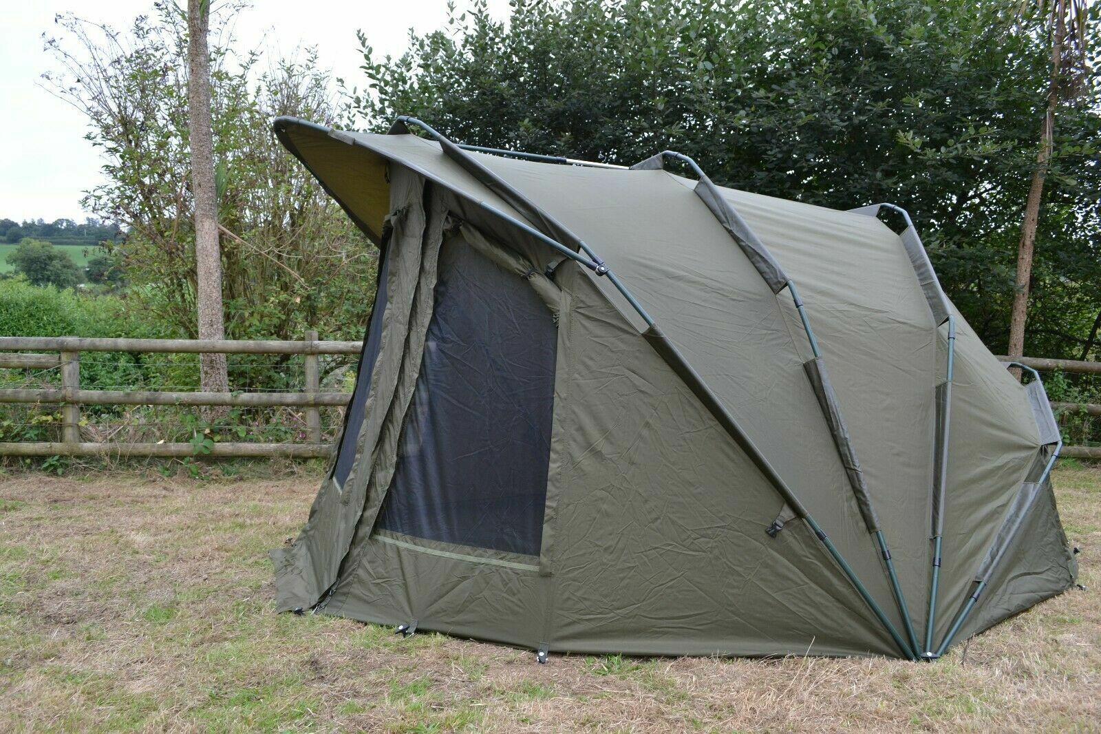 **SET-UP ONCE ONLY** Extra Large 2 / 3 man Bivvy (One of the Largest in ...