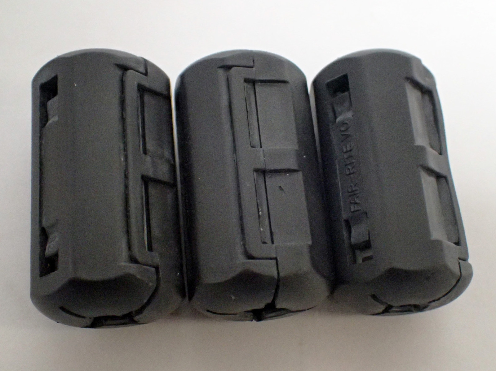 LOT OF 2 BELDEN 9729 AND ALPHA WIRE 1180C CABLES WITH FAIR-RITE VO ...