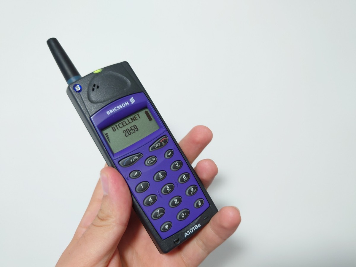 Vintage Ericsson Cellular Collectible Mobile A1018s Gsm Antenna Phone