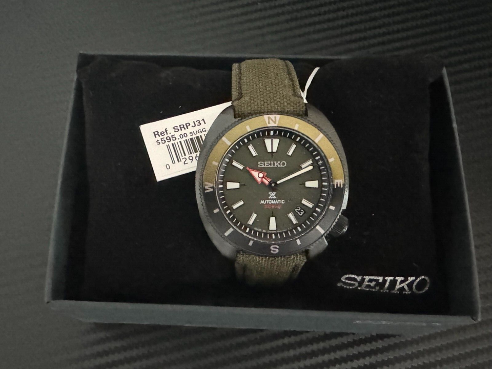 SEIKO Green and black rotating compass bezel Automatic JAPAN SRPJ31 ...