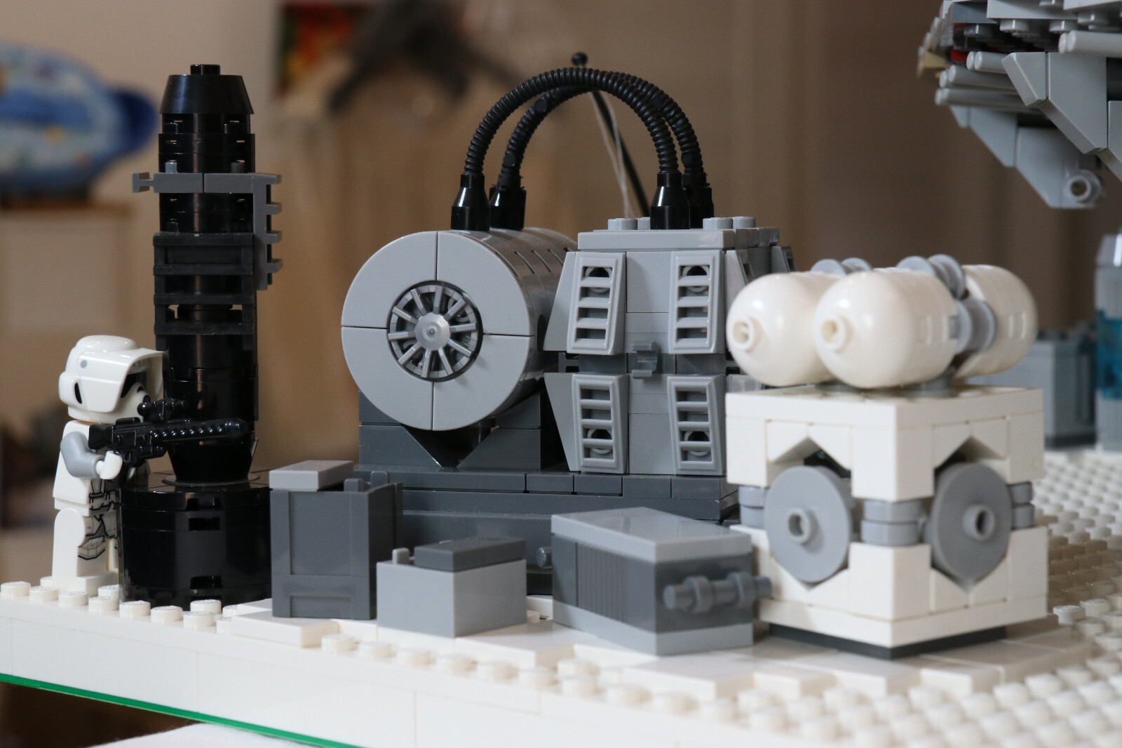 Lego Star Wars MOC - Hoth Hangar with UCS Millenium Falcon, Minifigures ...