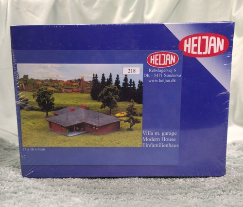 Model Railroad Building Kit Modern House Garage HO scale Heljan #218 ...
