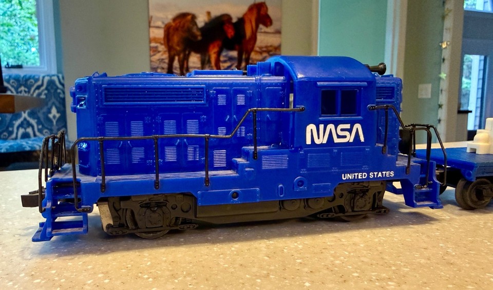 Williams O Scale NASA Train Set Engine Flat Box Caboose in Very Good ...