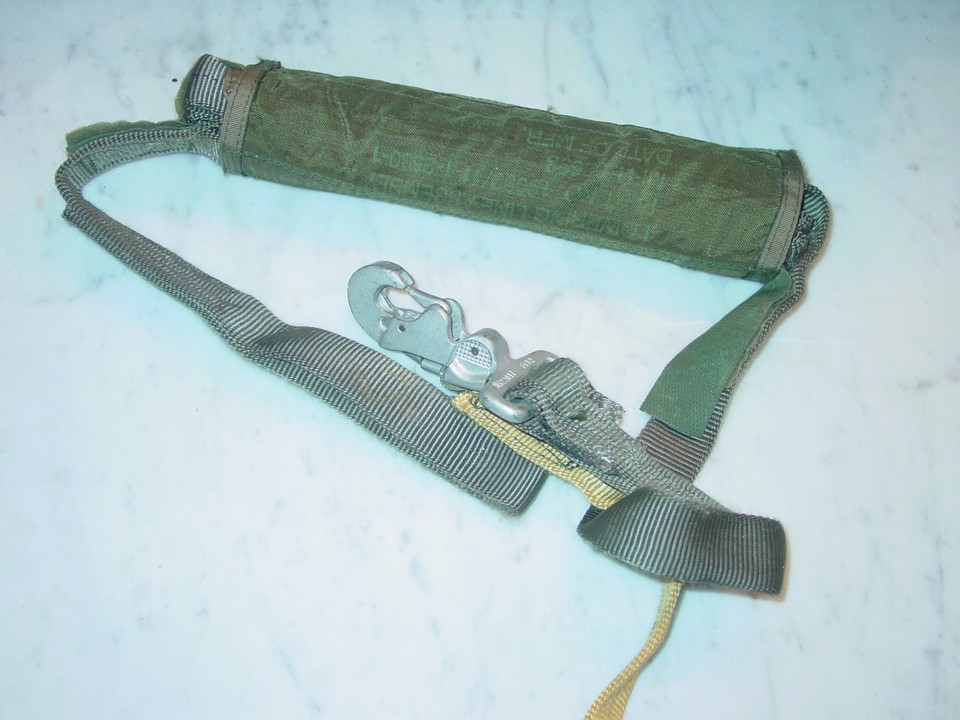 US Army Parachute Lowering Line Assembly! NSN 1670-01-067-6838 | eBay