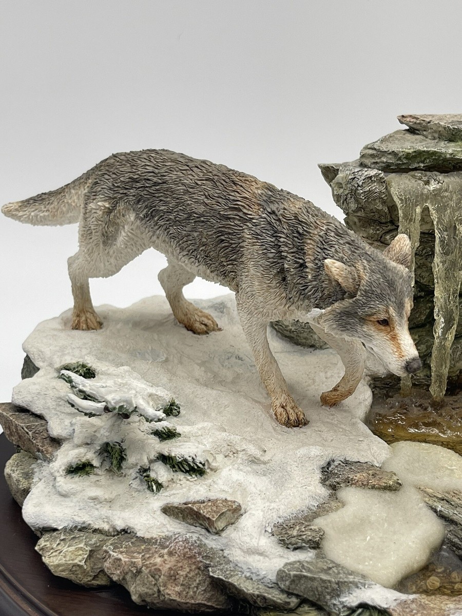 Country Artists Wolf Figures COUNTRY ARTISTS HOWLING Wolf Large CA642