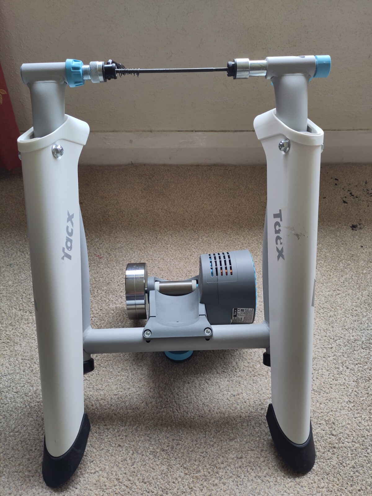 Tacx Flow T2240 Indoor Home Cycling Bluetooth Smart Turbo Trainer ...