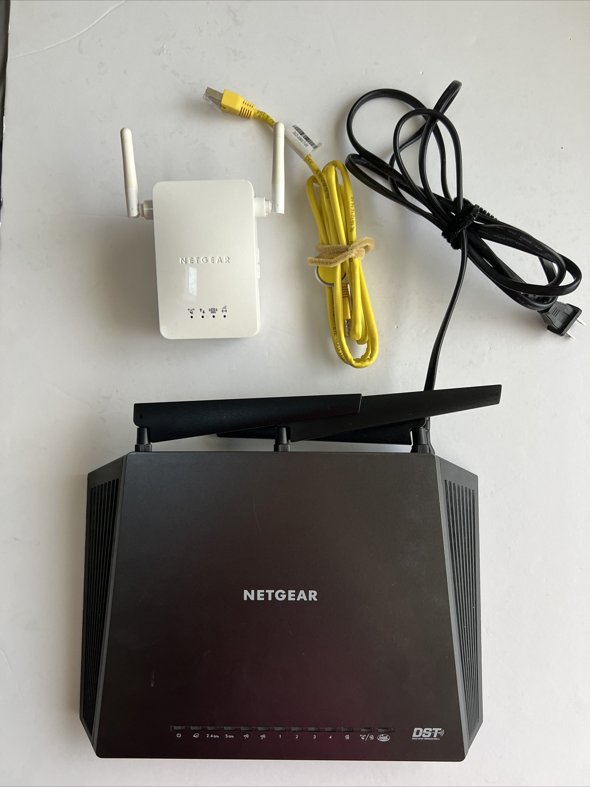 NETGEAR Nighthawk DST AC1900 Router (R7300) and un.wifi Renge ...