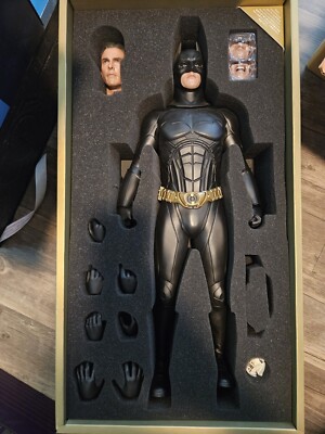 Hot Toys Batman Begins Christian Bale 1/4 Scale Action Figure ...