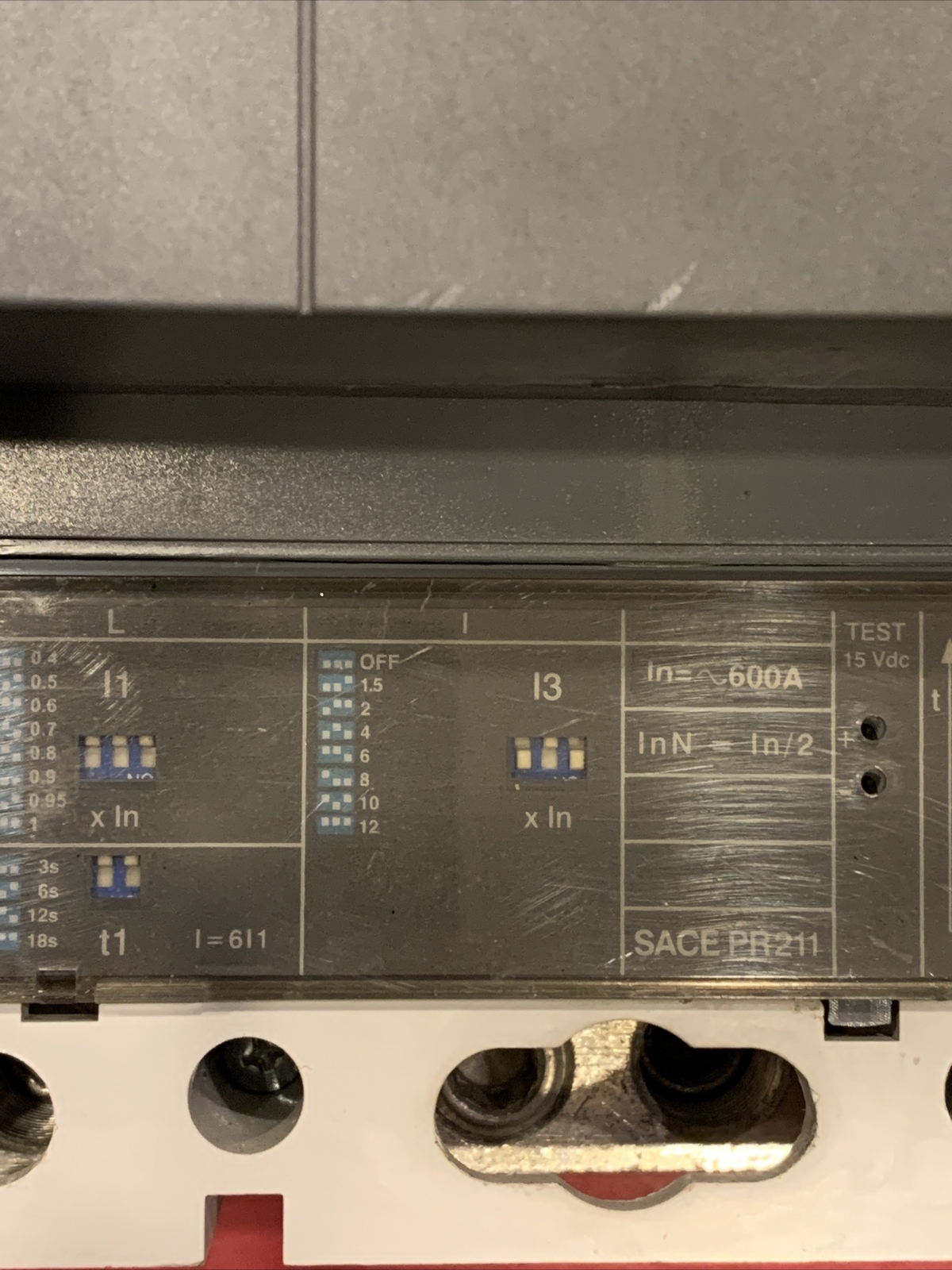 ABB S6N Circuit Breaker 3 Pole, 600A, SACE PR211 issue No AF-8136 USED ...