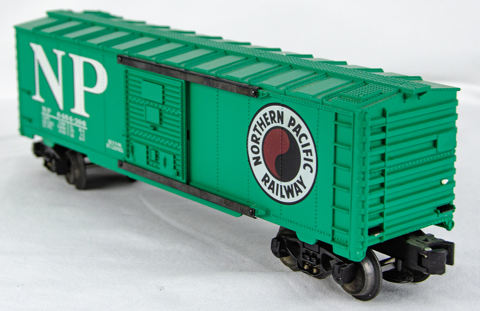 Rail King 1:64 O27 Scale Northern Pacific Railway Model Train Stock Car ...