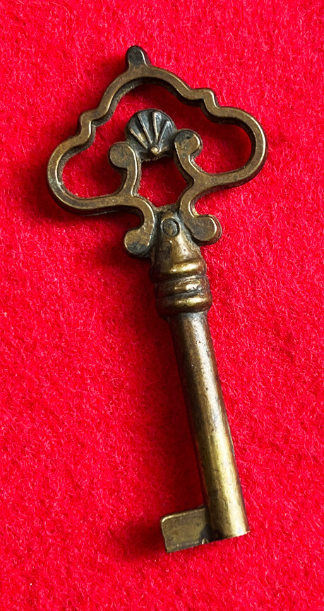Skeleton Key Fantastic Genuine Antique Key w/ Fancy Brass Bow From ...