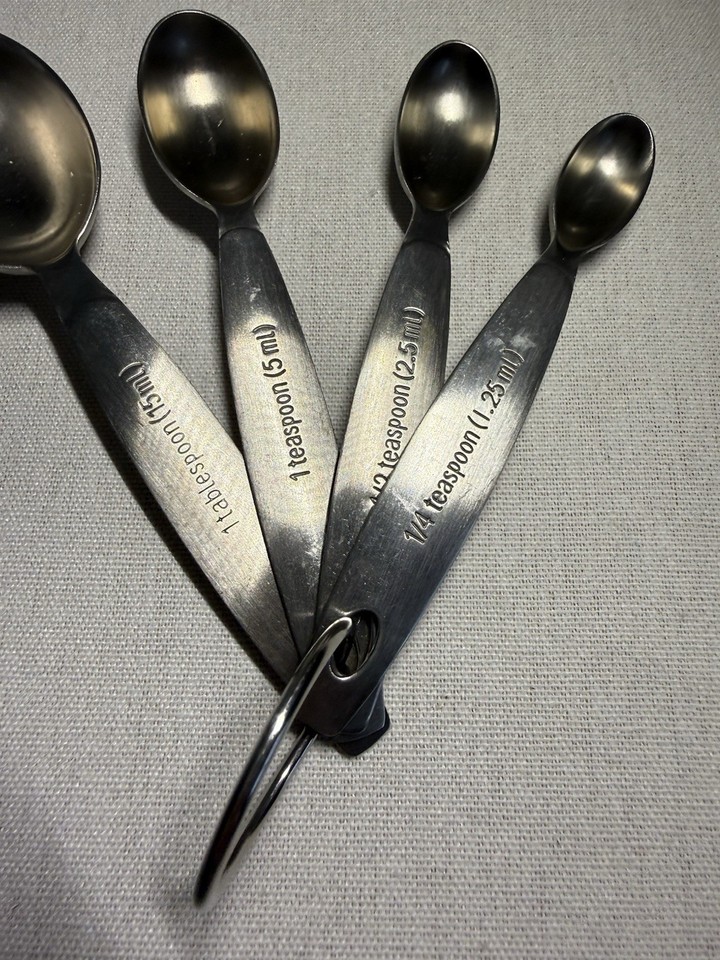 Oneida Stainless Steel 4-Piece Measuring Spoons Set with Ring | eBay