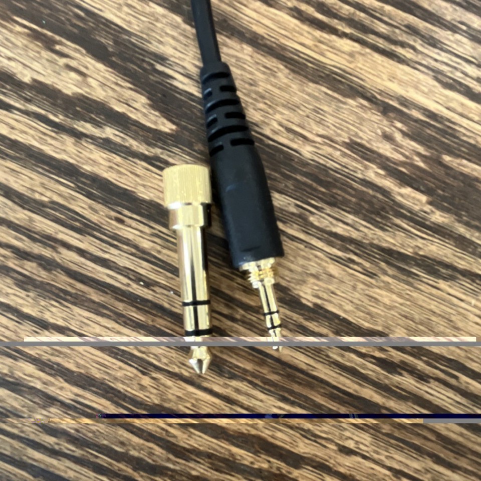 beyerdynamic DT 990 PRO 250 Ohm Over-Ear Headphones Black/Gray w/ Pouch ...