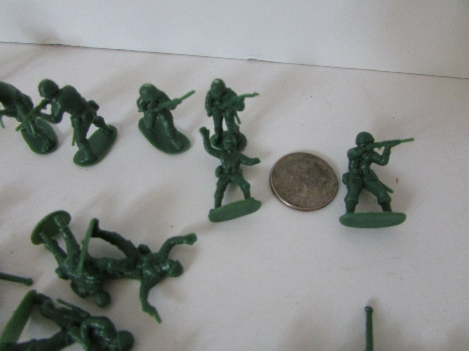 VTG LARGE ASST OF GREEN ARMY FIGURES 3/4" TALL MADE IN CHINA SOFT ...