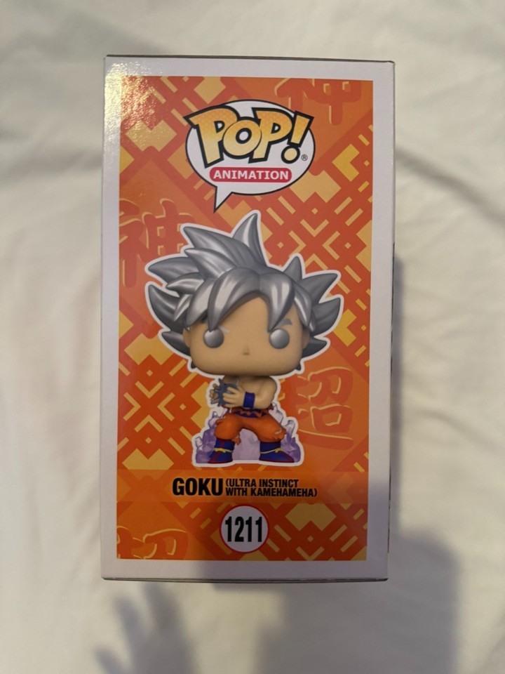 Funko Pop! Vinyl: Dragon Ball - Goku (Ultra Instinct With Kamehameha ...