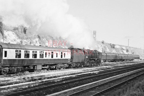 PHOTO SR LOCO 34XXX AT BASING 1966 | eBay