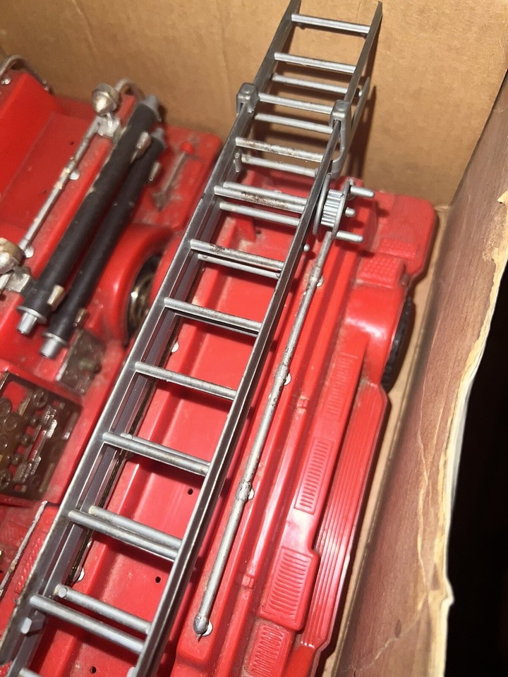 Vintage c1960's “The Chief" Fire engine set nearly complete in Orig box ...