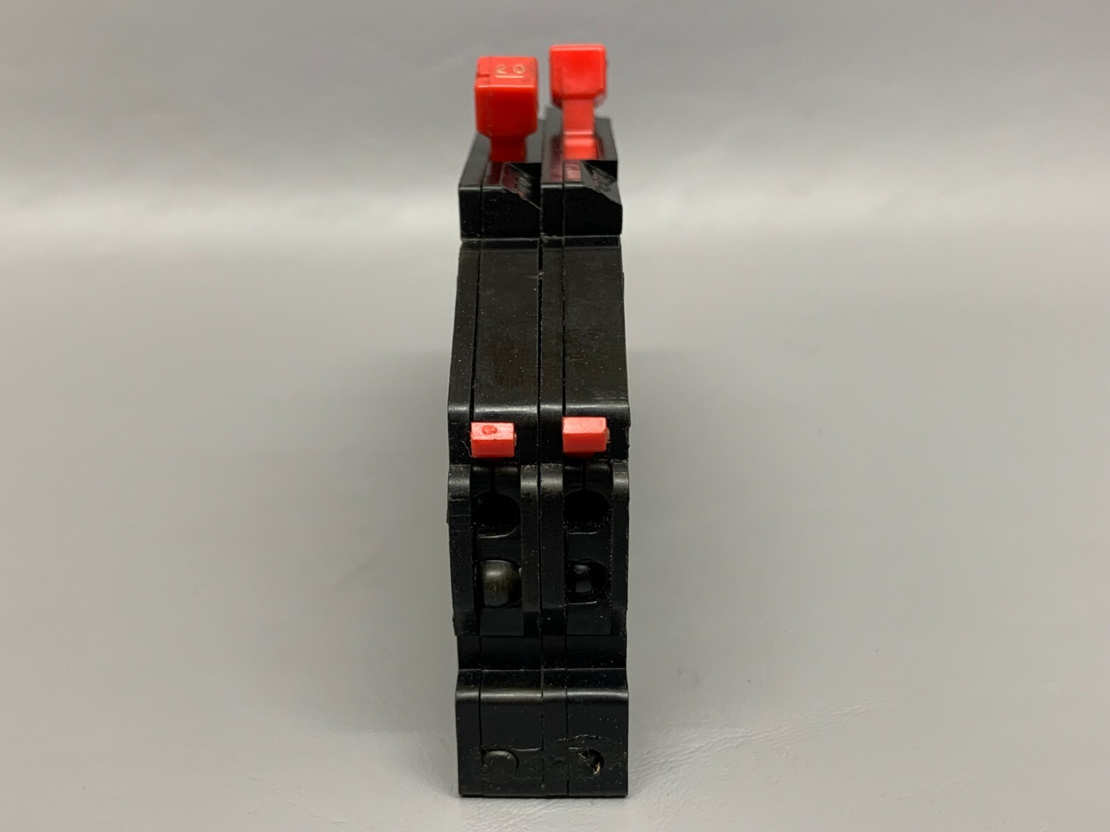 20 Amp GTE Sylvania or ZINSCO 20A 2 Pole Twin 3/4" R38 Breaker Red Tabs ...