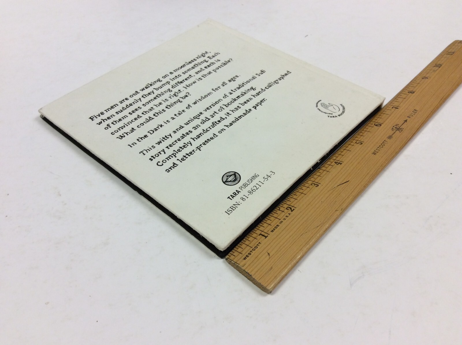 IN THE DARK WITH ENVELOPE - Gita Wolf et al. 2002 HC Tara Publishing ...
