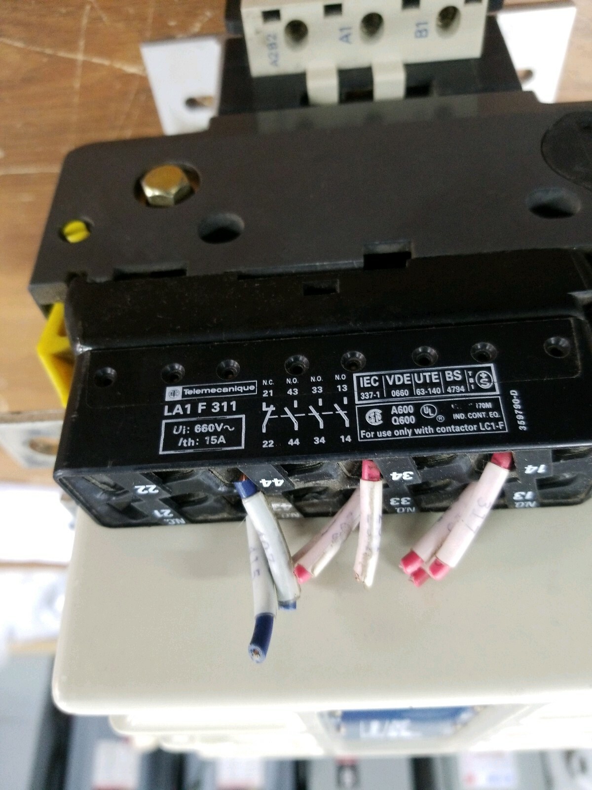 Telemecanique Square D LC1FH43 200 Amp Motor Contactor 600V LX9FH1272 ...