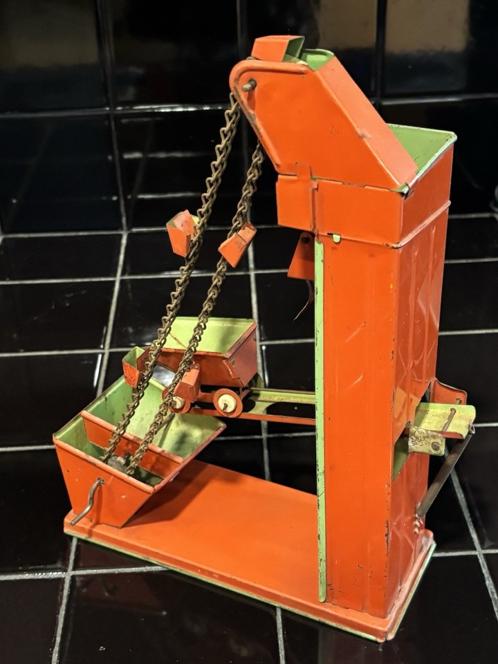 Vintage 1950's Wolverine Mining Car Crank Tiny Toy Mine Sand Loader ...