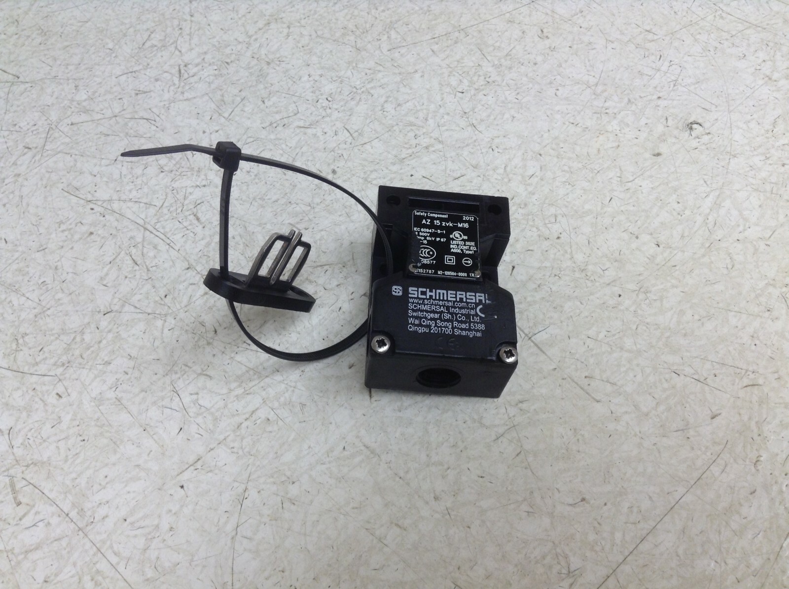 Schmersal AZ 15 zvk-M16 Safety Interlock Switch w/ Key AZ15zvk-M16 (TSC ...