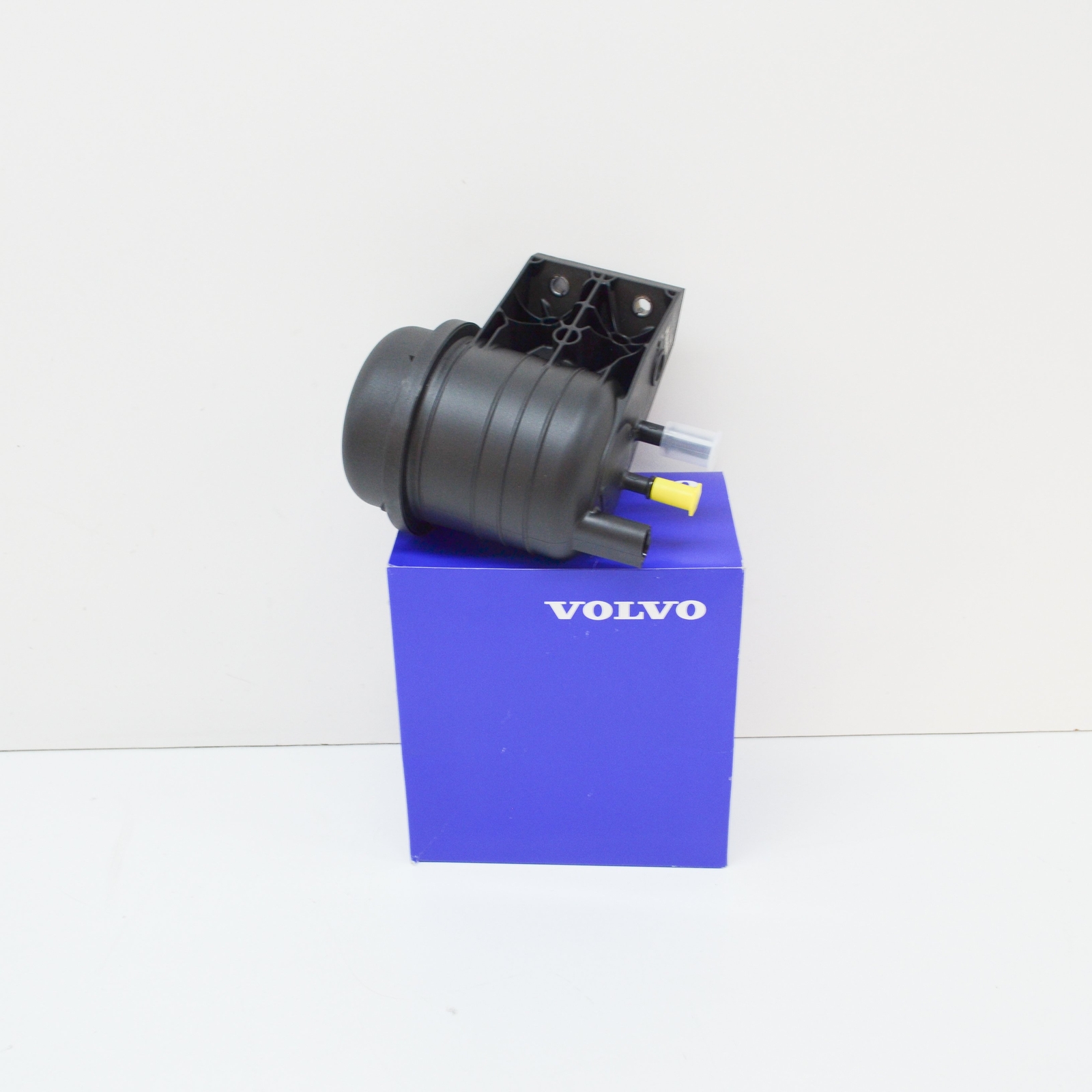 VOLVO 31679237 - Cross reference fuel filters