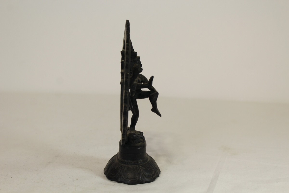 India Statue With 2 Arms And Hands