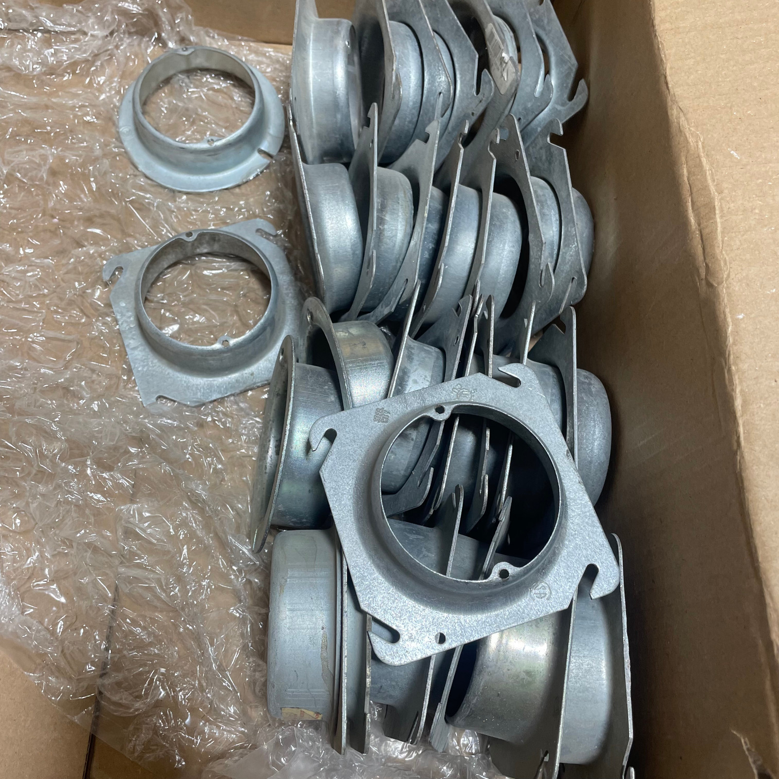 4" Square PLASTER/MUD RING Lot (29) / ROUND, MIXED 3/4" & 1" RAISED / F ...