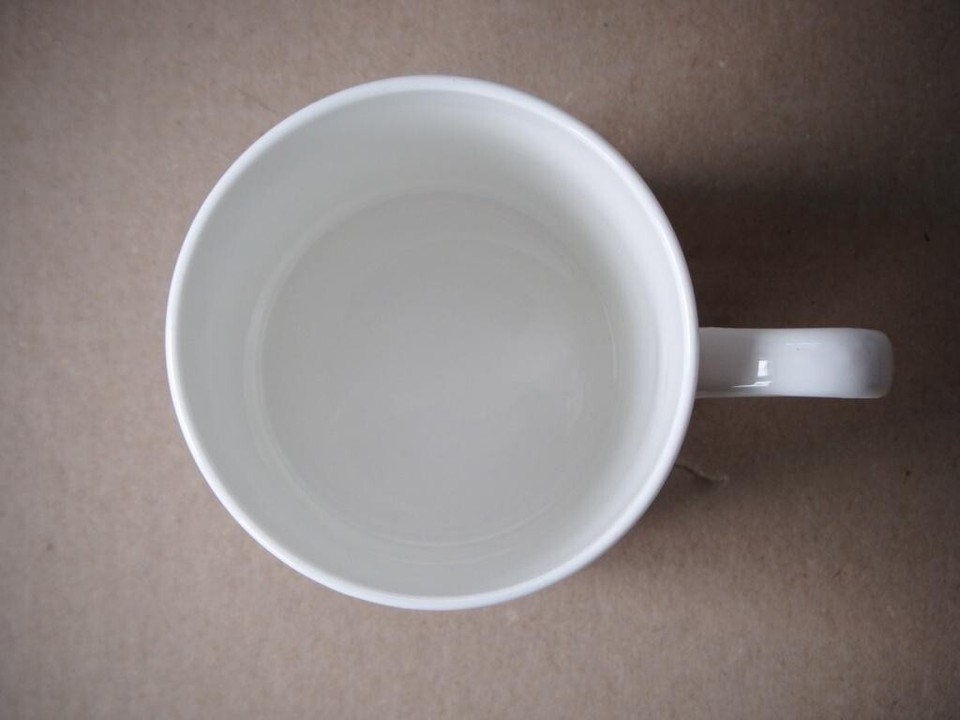 Cat on a Paisley Shawl Mug by Pat Albeck National Trust Scotland ...