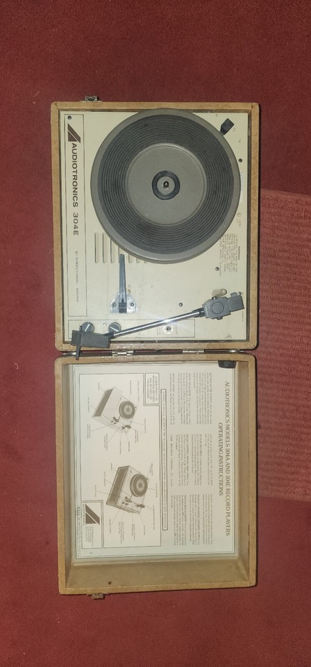 Vintage 1970s Audiotronics 4-Speed Portable Record Player 🎧 304E Works ...