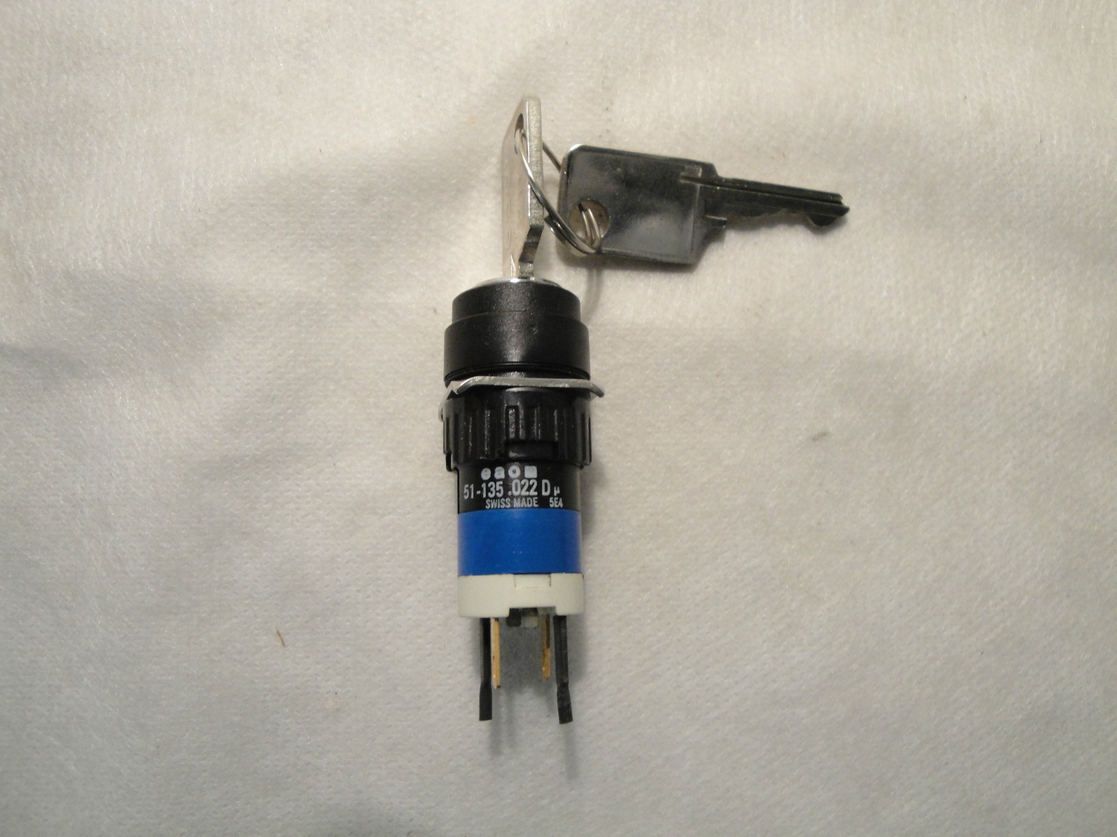 NEW EAO KEY SELECTOR SWITCH 51-135-022-D 2 POSITION | eBay