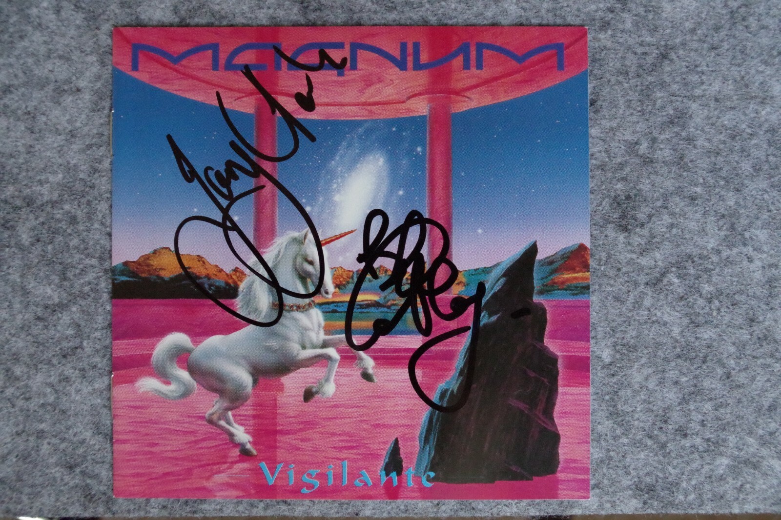 Magnum - Vigilante +Tony Clarkin CD Album signed / autograph / signiert ...