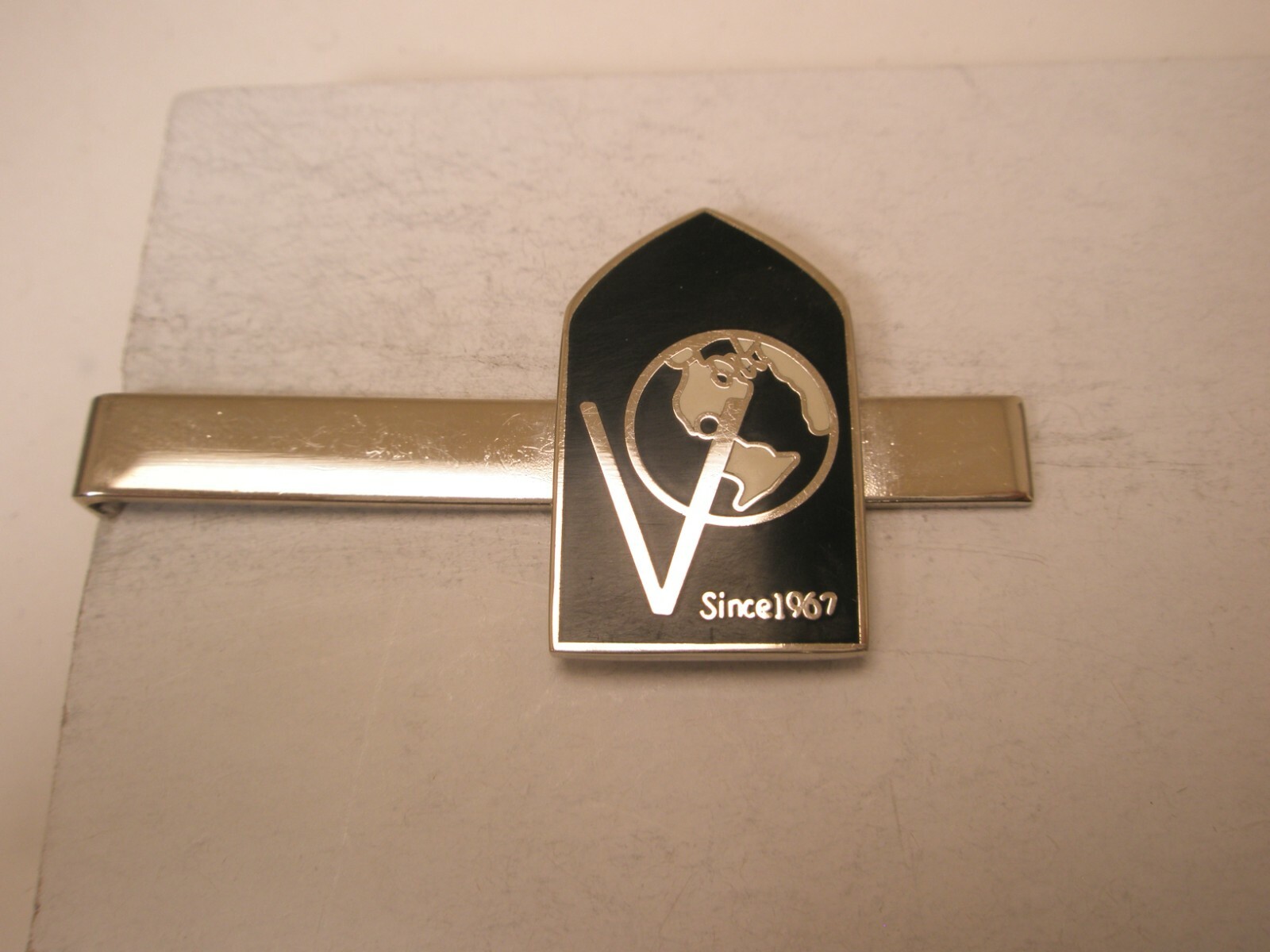 V World Globe Logo "SINCE 1967" Vintage Tie Bar Clip … - Gem