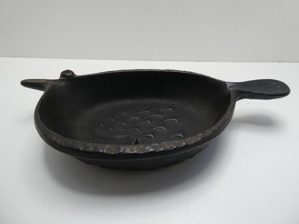 VINTAGE MID CENTURY BIRD DESIGN CAST IRON METAL DISH BOWL | eBay