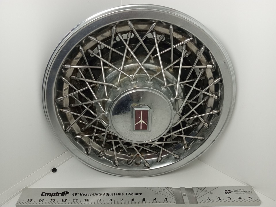 1980-84 Oldsmobile 88 98 Custom Cruiser 15" Wire Hubcap (1) Wheel Cover ...