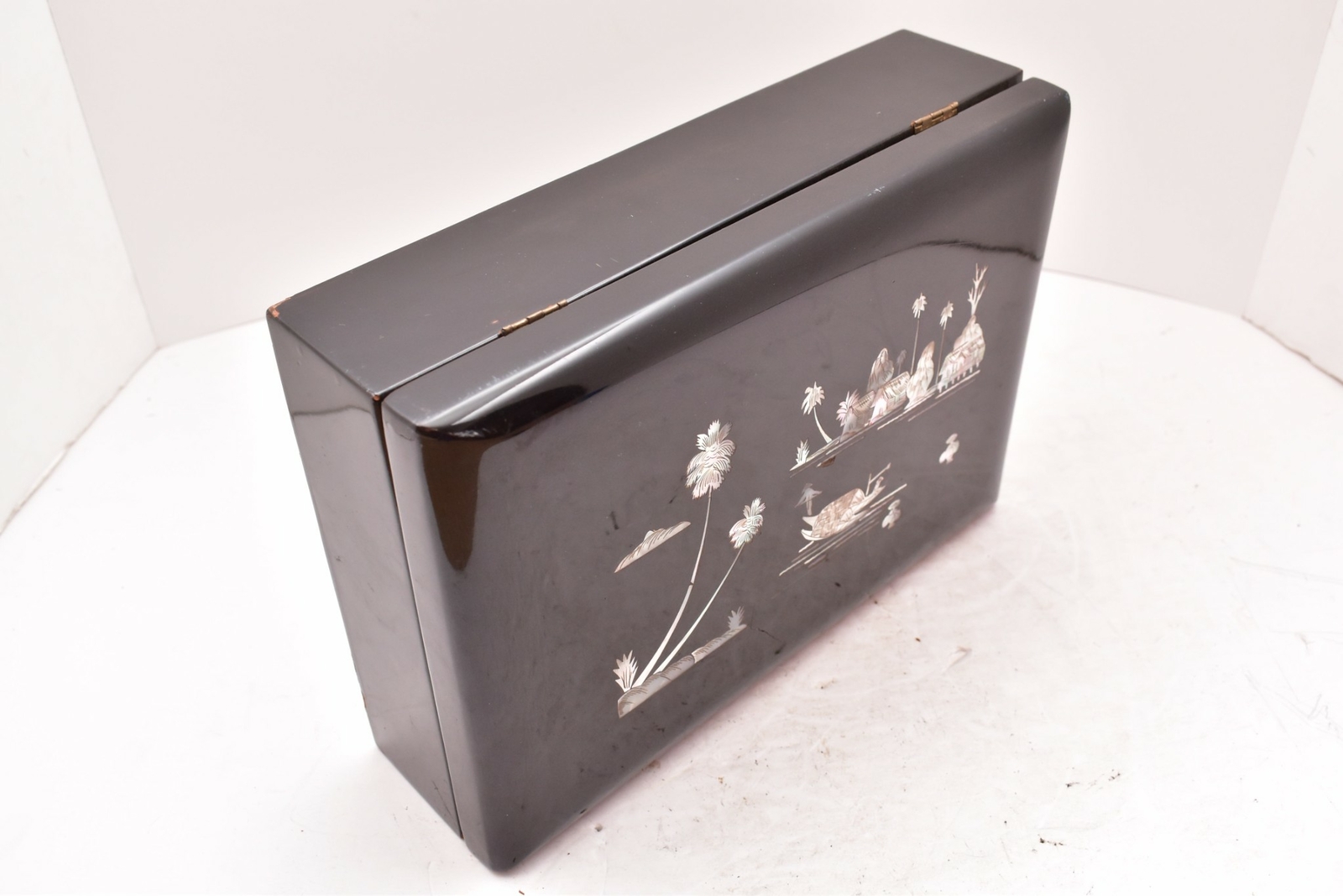 Antique Chinese Mother of Pearl Abalone Shell Wood jewelry Box Lacquer ...