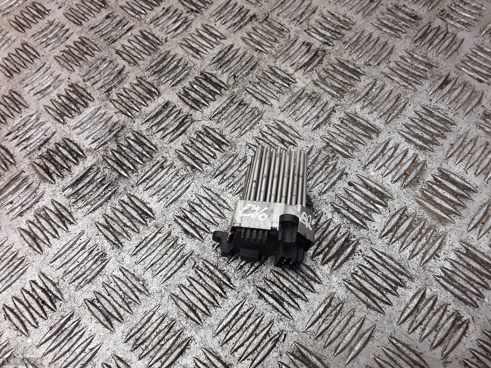 2002 BMW 3 SERIES E46 HEATER BLOWER FAN RESISTOR RELAY 64116920365 ...