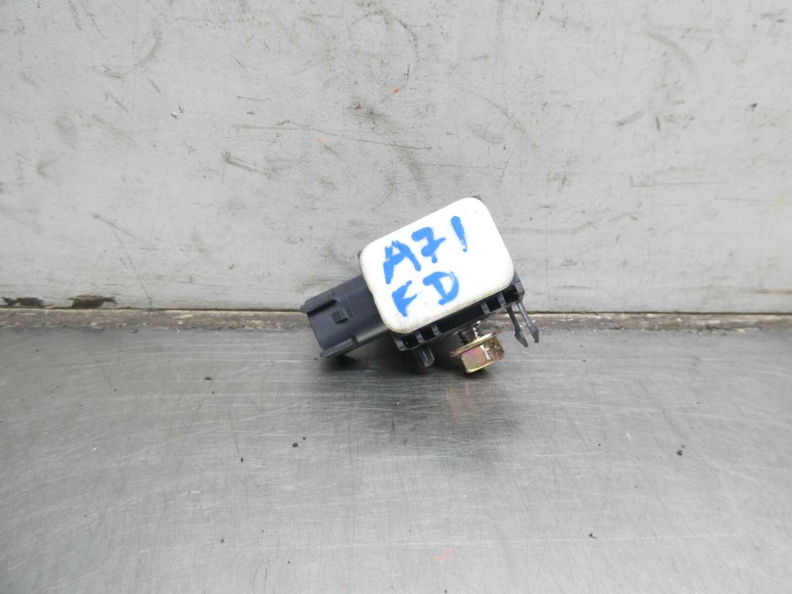 06 - 11 HYUNDAI AZERA B PILLAR CRASH IMPACT SENSOR 95920-3L000 OEM | eBay