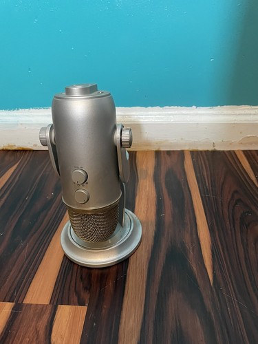 Blue Yeti Condenser Microphone Professional Silver Gaming/Streaming ...