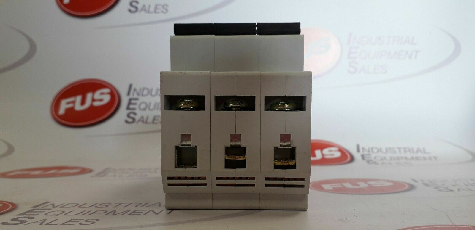 Proteus 31006/3W C6 BSEN60898 230/400v 3 Pole Circuit Breaker | eBay