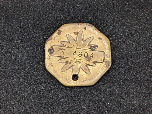 Vintage~ Octagonal~ Mills Slot Machine ~ Gold Award Token/ Coin ...