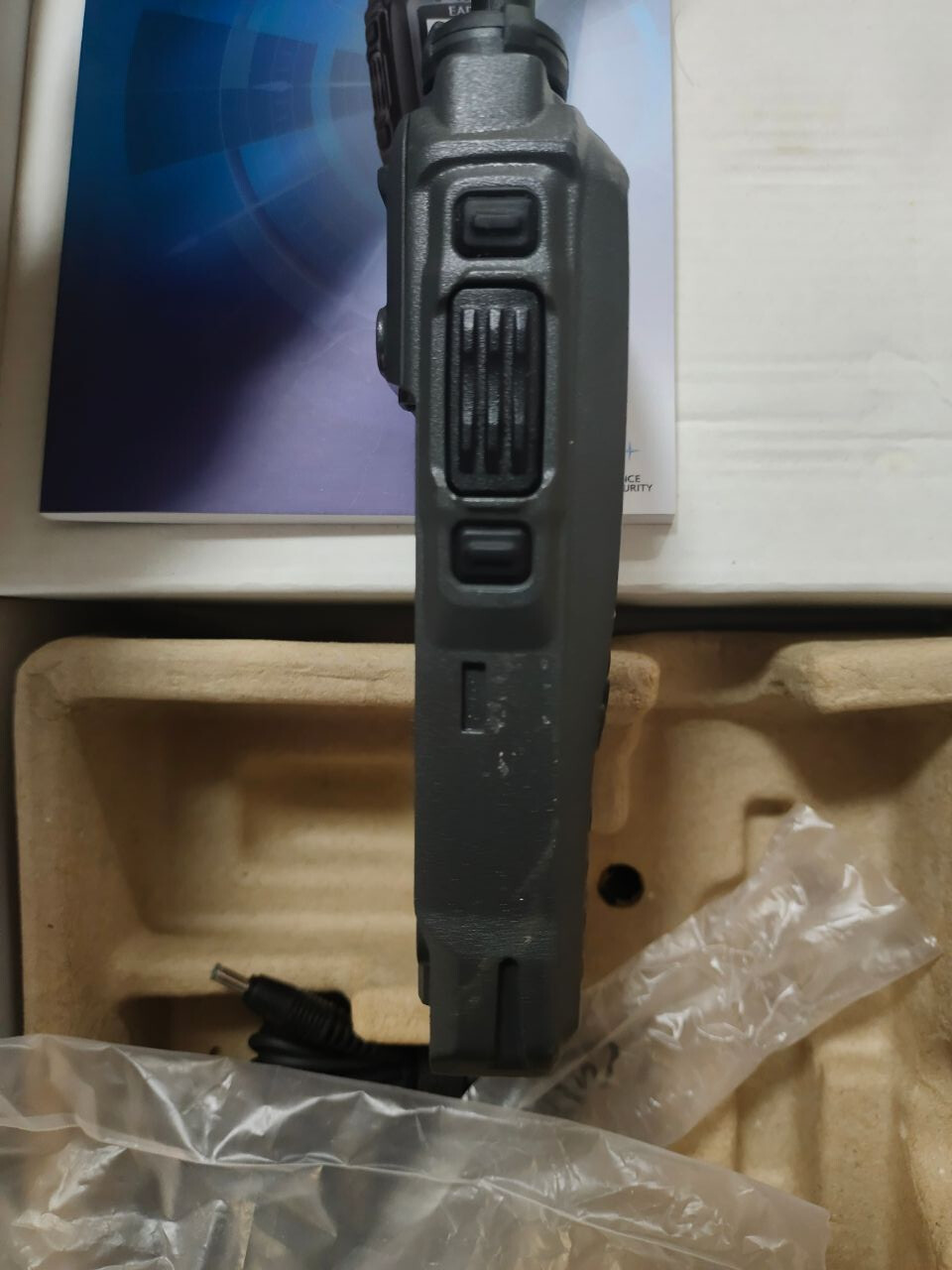 EADS Airbus Cassidian THR9 Tetra 350-390M Portable Radio | eBay