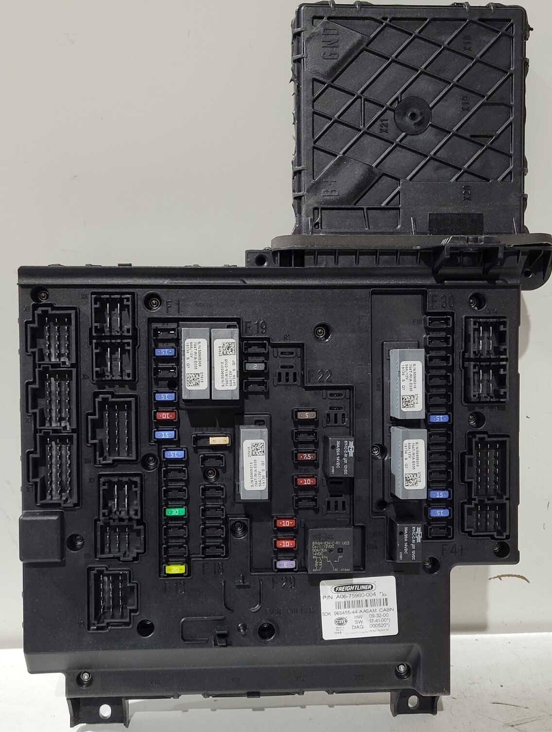 Freightliner Central Control Unit Sam Fuse Module OEM A06-75980-004 | eBay