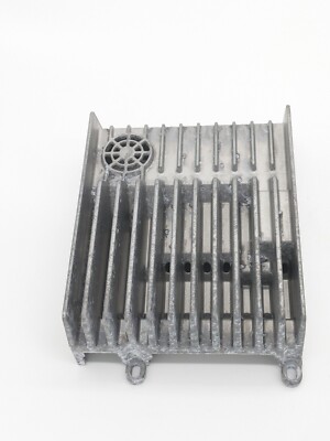 Defect 2008 MERCEDES W211 W212 W204 E350 HARMAN BECKER RADIO AMP ...