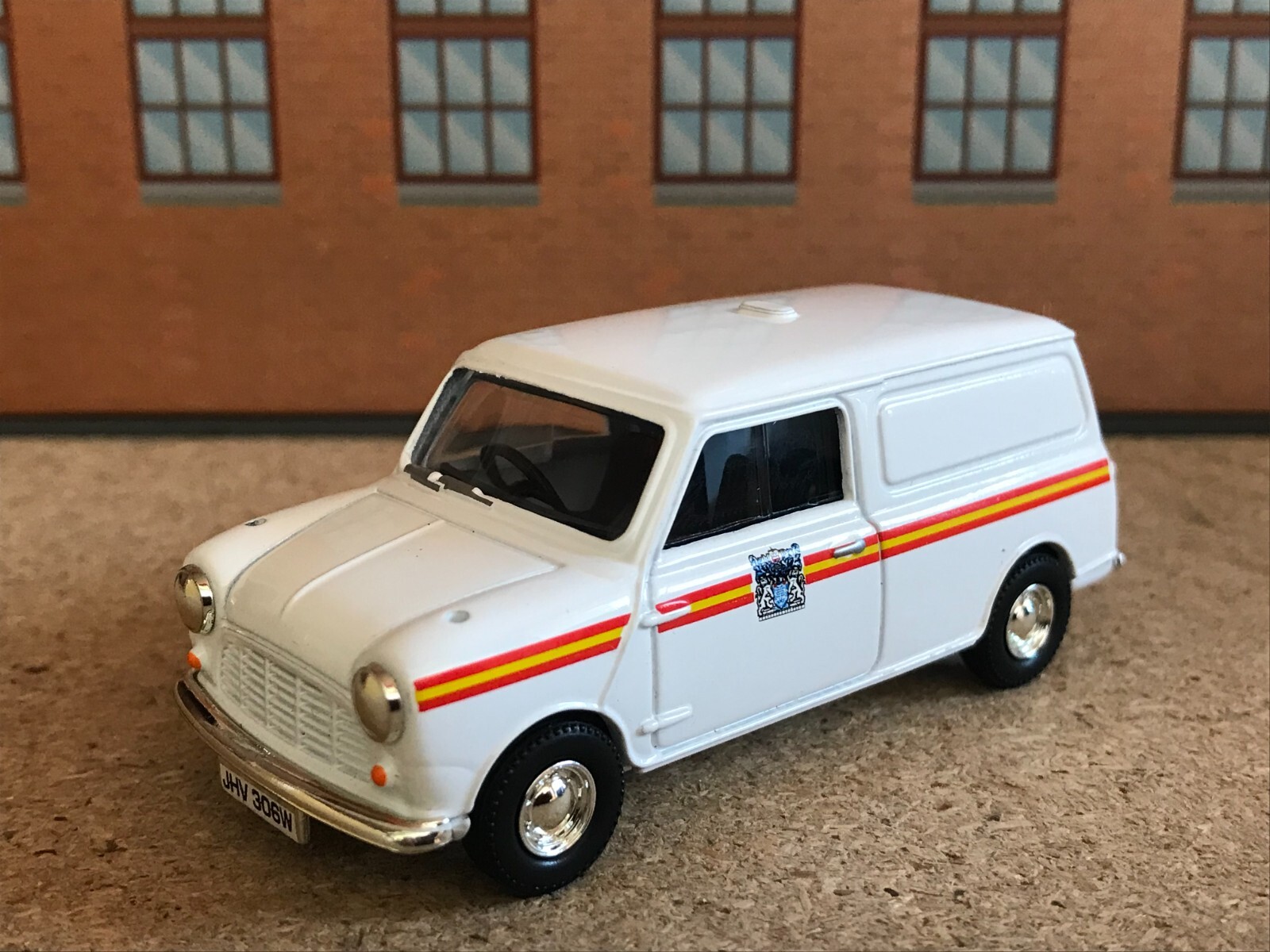 BMC MINIVAN (Metropolitan Police ) (Corgi Vanguard) 1/43 | eBay