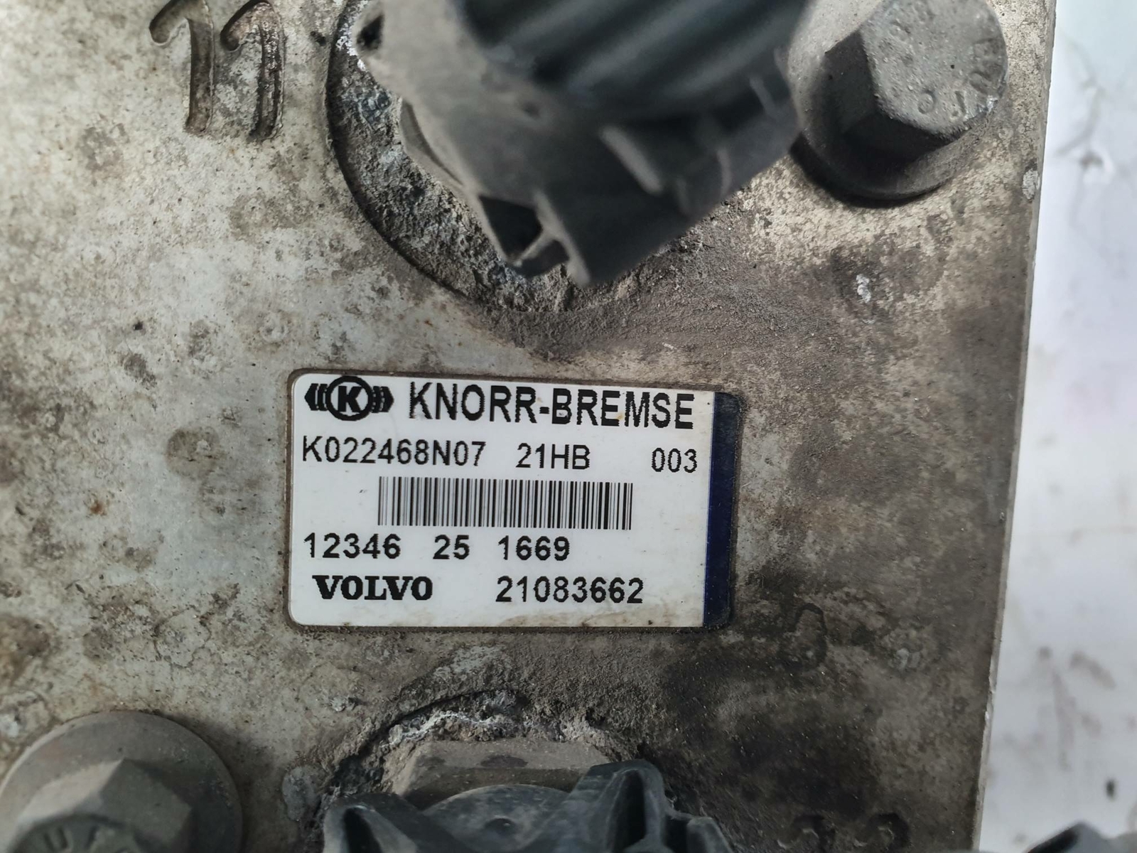 21083662 AIR VALVE VOLVO FH 460 | eBay