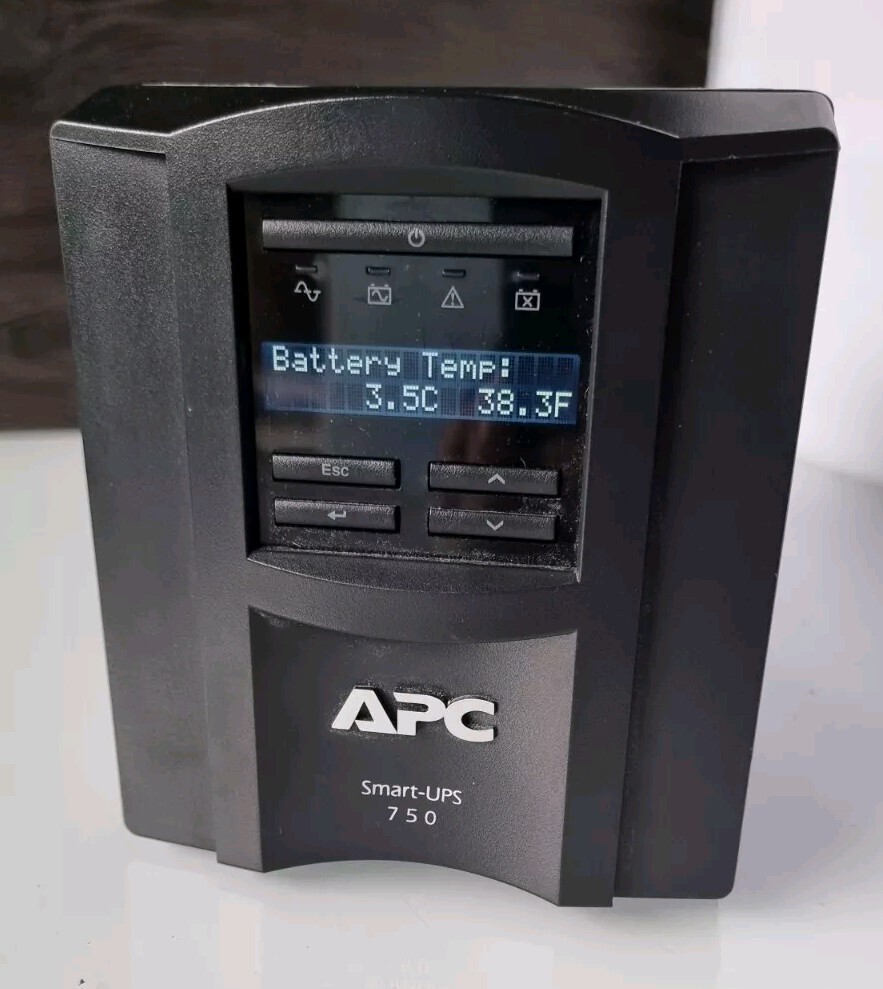 APC Smart-UPS (750 VA) - Line interactive - Tower (SMT750I) UPS ...
