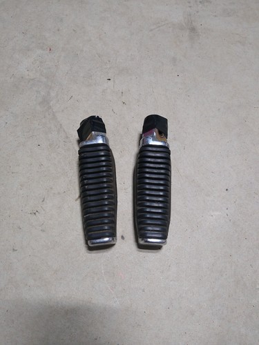 1986 86-87 Suzuki Intruder VS700 Left Right Rear Passenger Footpeg ...