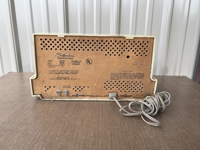 Silvertone Solid State Model 8014 Transistor Desktop Radio AM FM ...